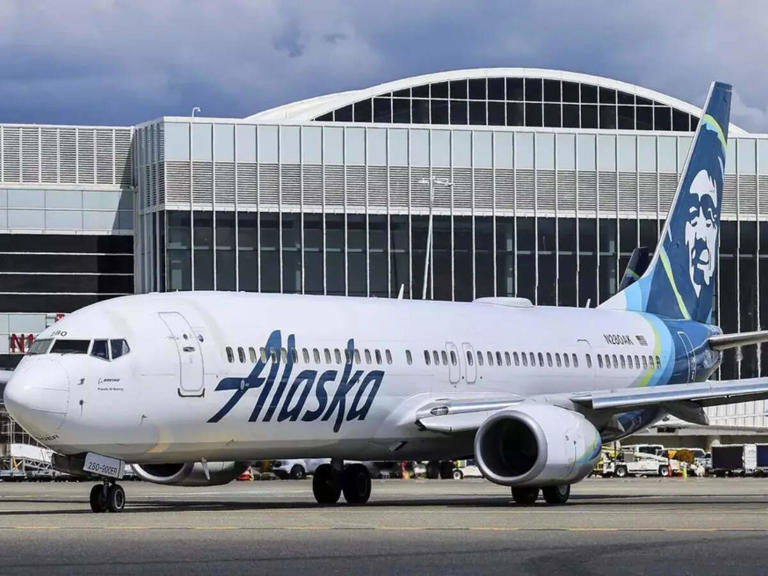 Alaska Airlines outage: How the technology issue impacted flights and ...