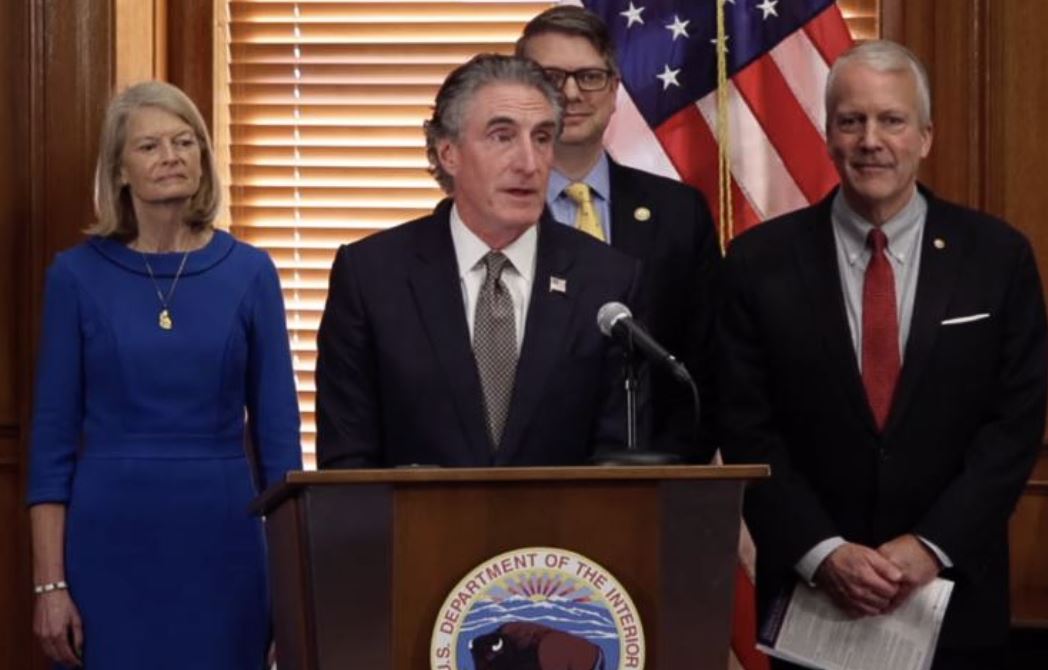 Trump to Allow Oil and Gas Drilling In Alaska's Arctic National ...