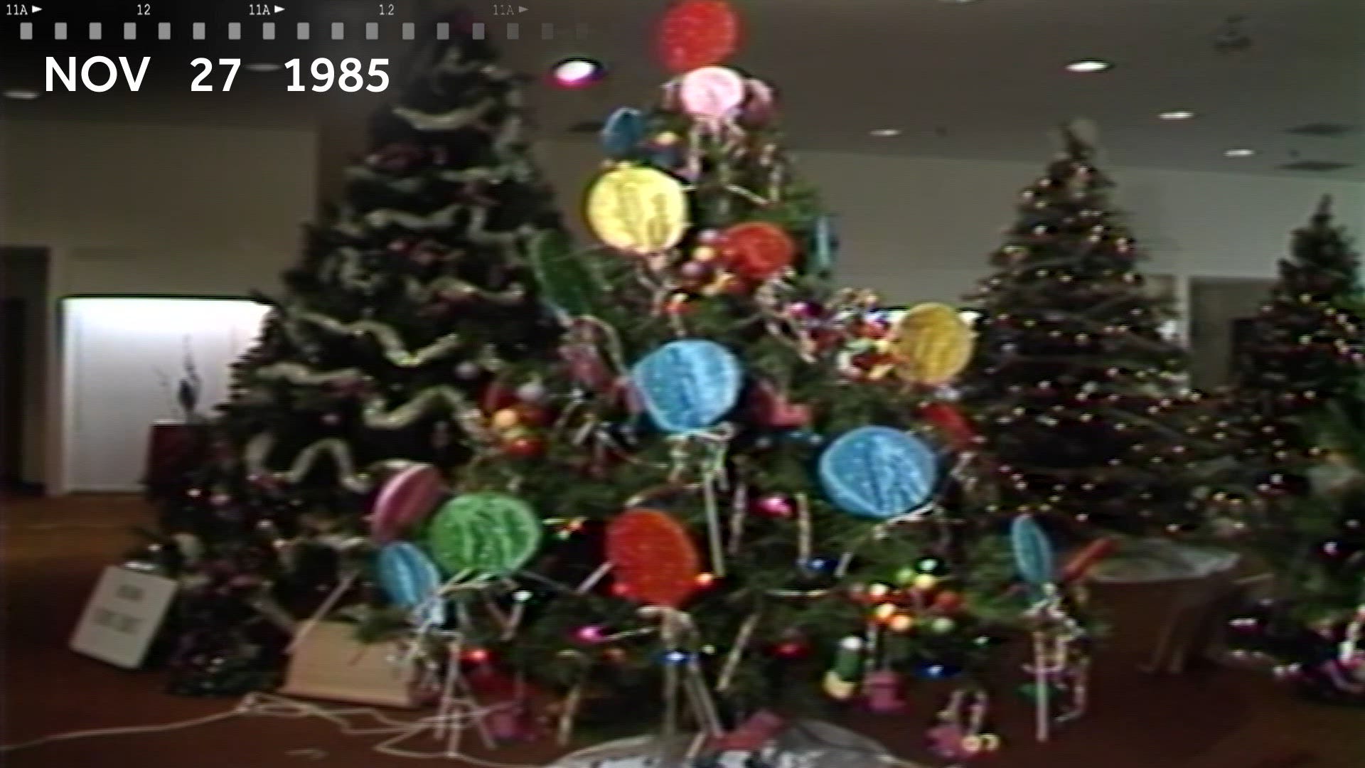 Omaha volunteers help decorate giant trees that would go to be ...