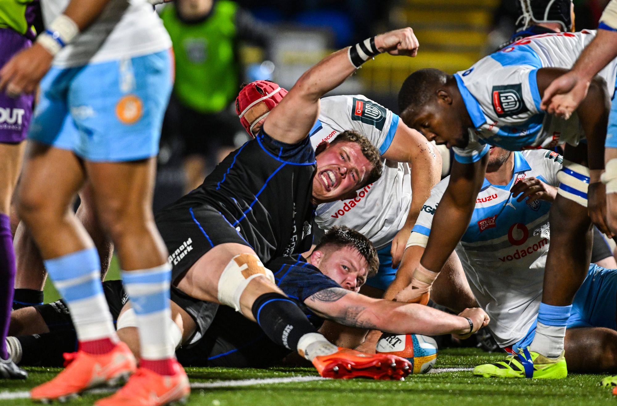 Glasgow Warriors grab top spot in URC with gritty victory after latest ...