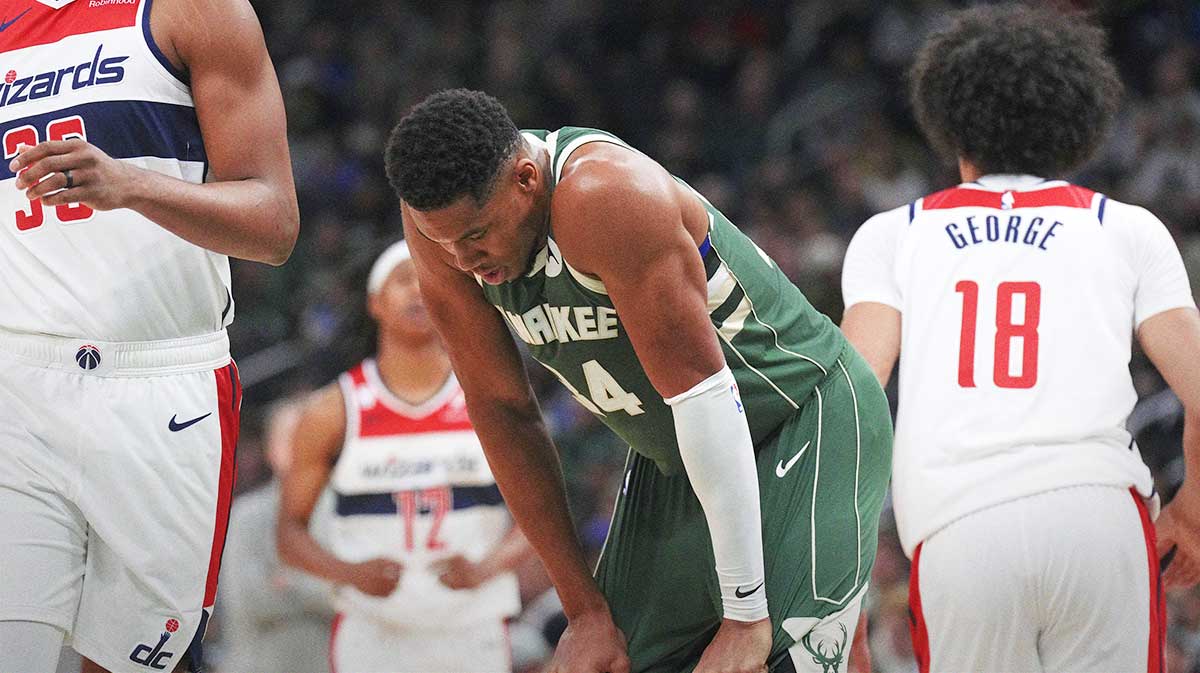 Is Bucks’ Giannis playing tonight vs. Raptors? Latest injury update