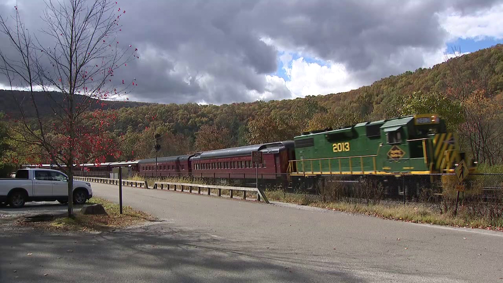 Fall foliage still drawing crowds in Carbon County