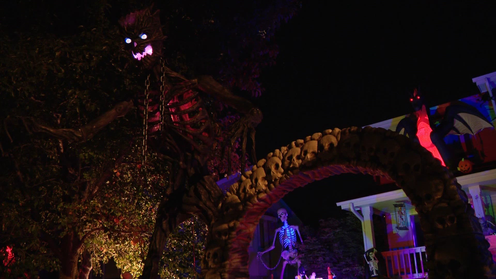 31 Days of Halloween: Demonic dolls take over this Omaha yard haunt as ...