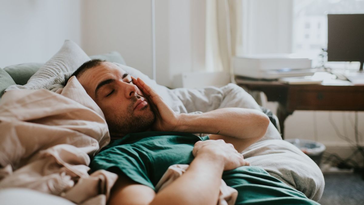 The Common Nighttime Habit Quietly Sabotages Your Memory and Sleep ...