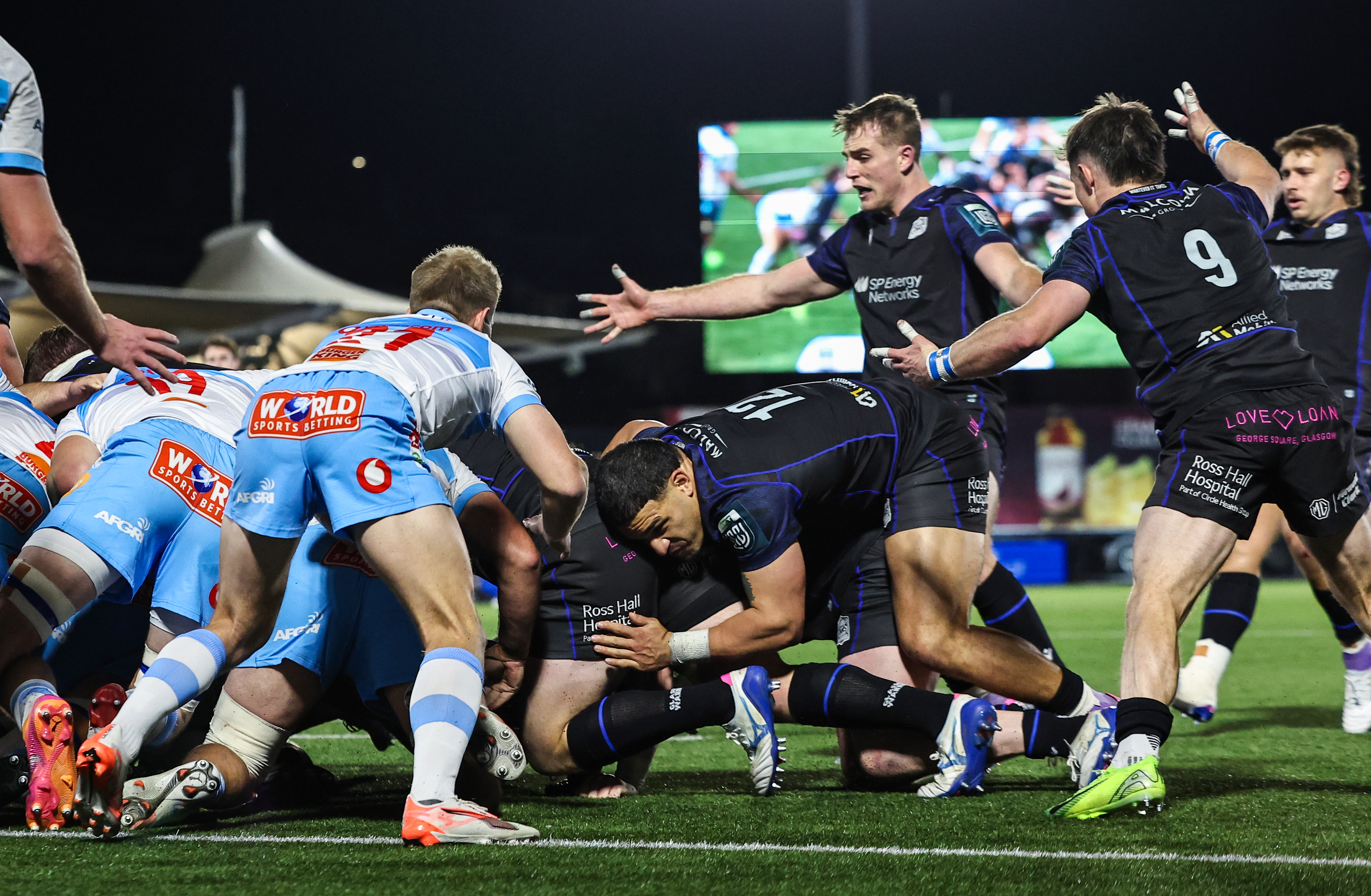 Glasgow Warriors grab top spot in URC with gritty victory after latest ...