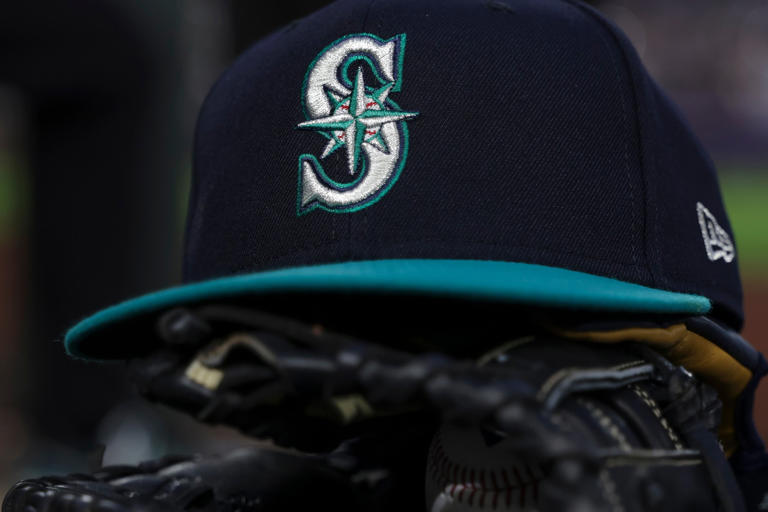 'Costly' Mariners All-Star, highest-paid player becomes movable asset ...