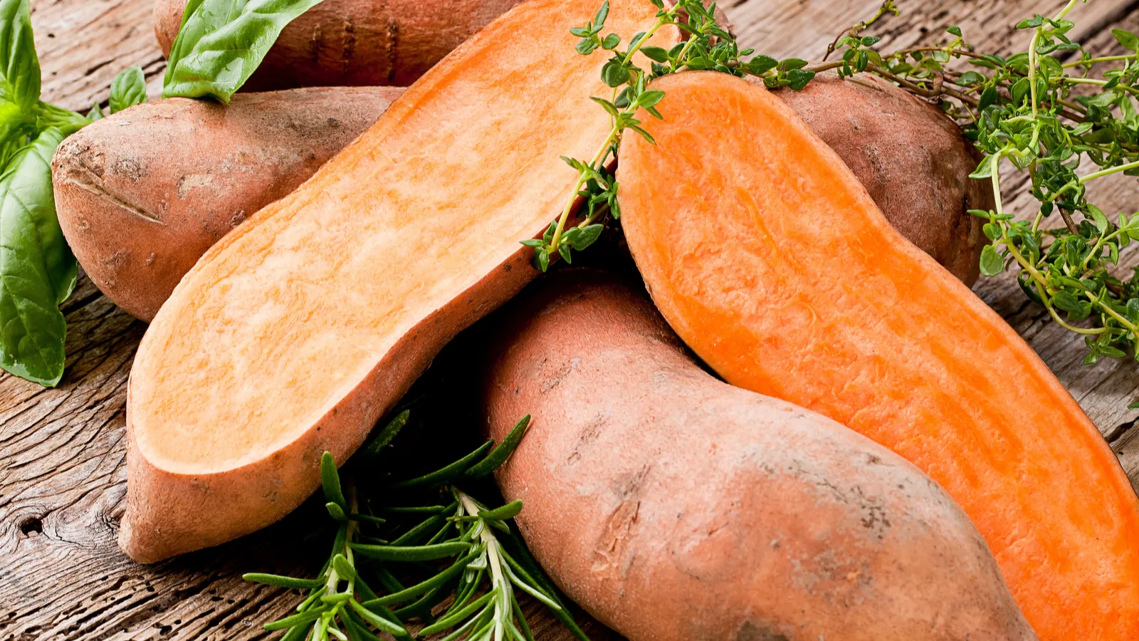 16 foods that improve skin health and glow
