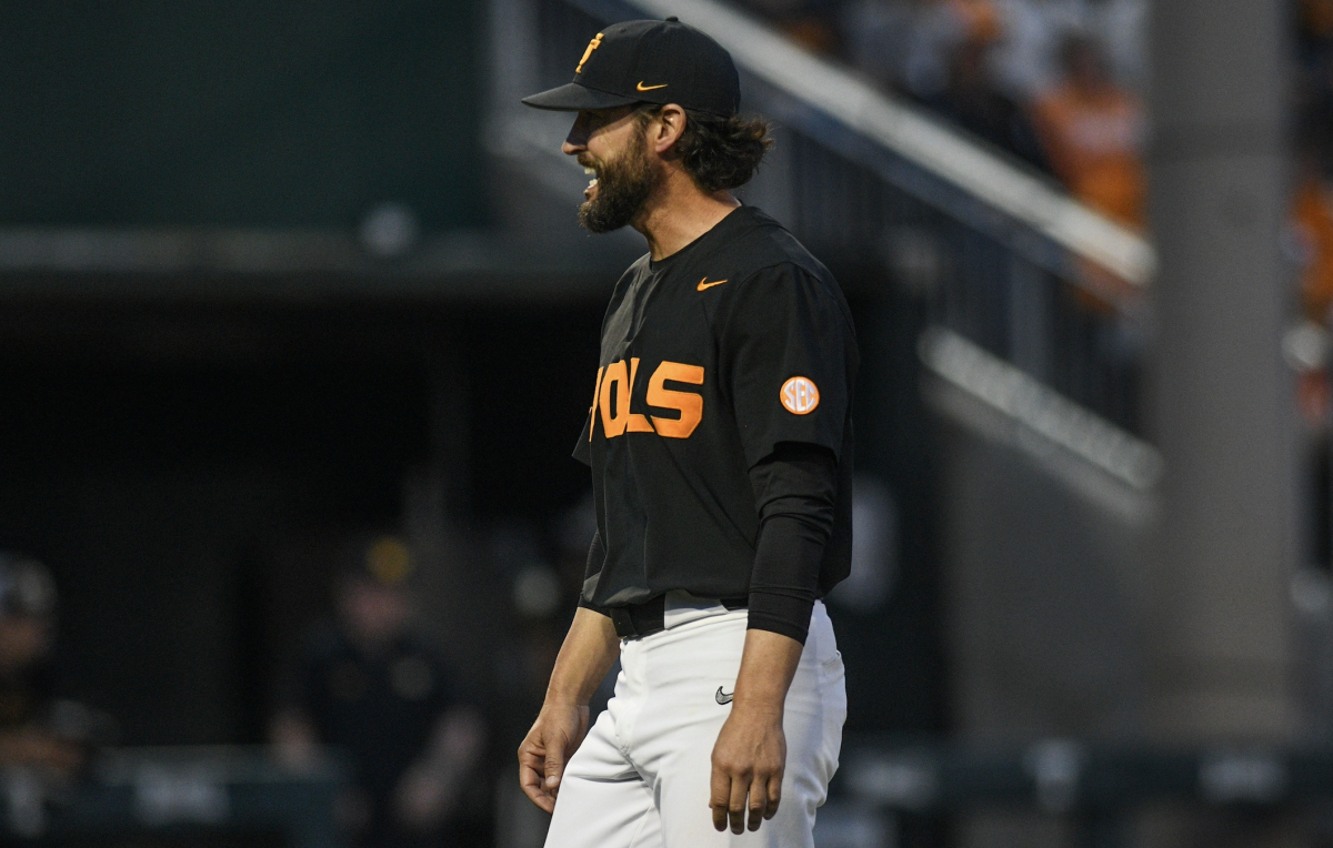 Former Tennessee Vols assistant football coach sends message to Tony ...