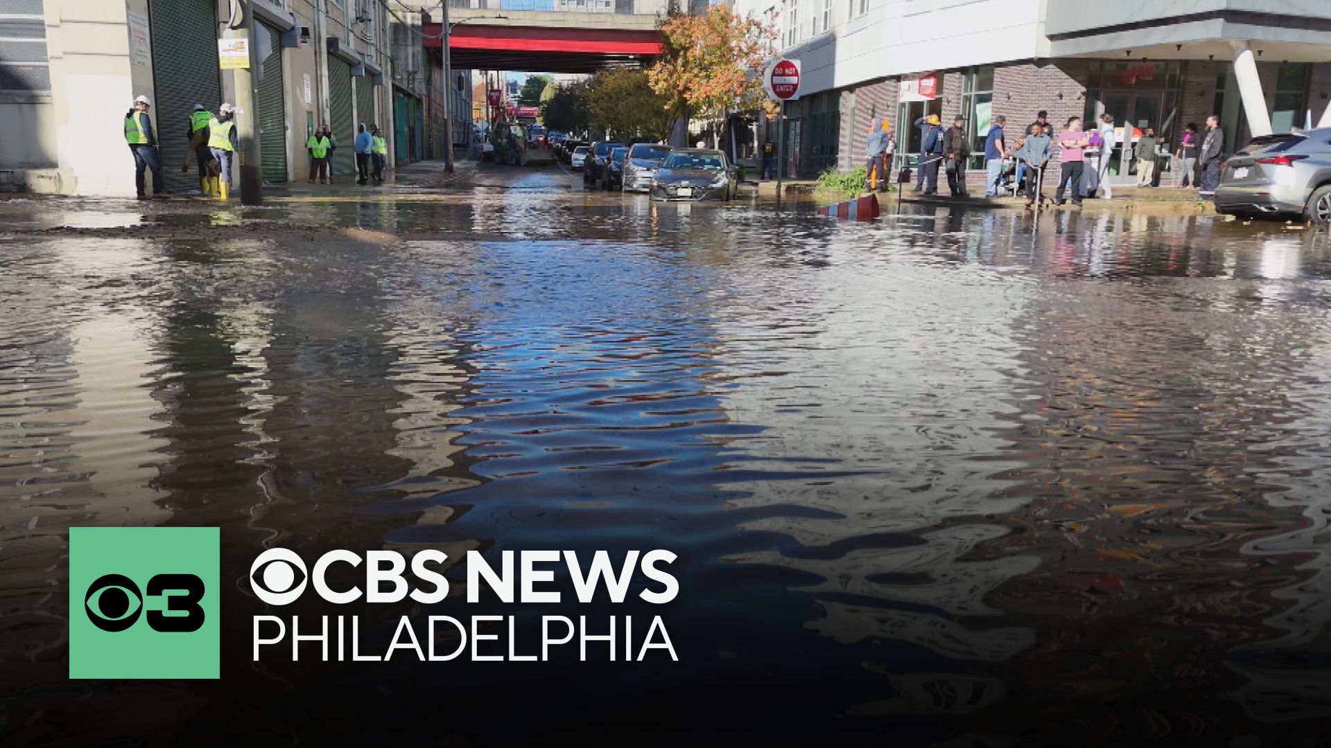 Cars stuck as muddy water floods North Philadelphia streets due to ...