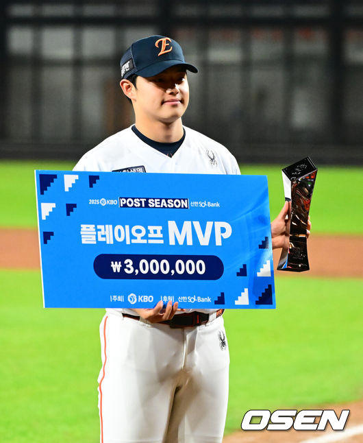 ‘불펜’ 문동주 MVP 받았는데, 김경문 왜 “KS도 그러면 희망 없다”고 했나…전격 선발 복귀→1차전 맡을까 [PO5]