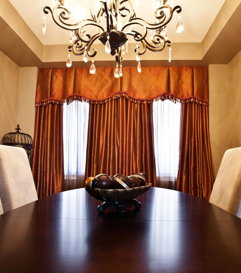 Designers say these common dining room mistakes can make even large ...