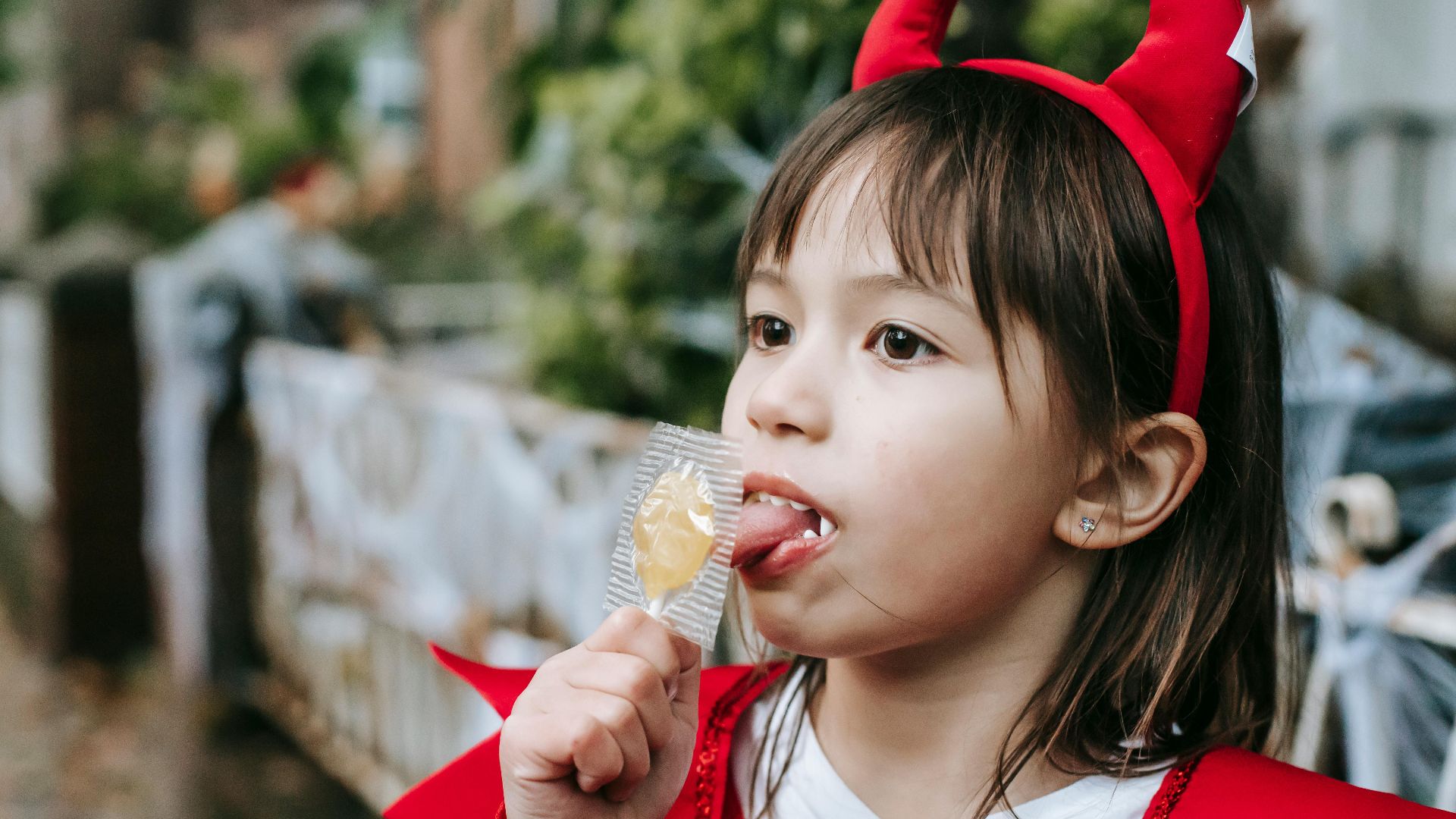 20 Tricks to Manage Your Kids' Halloween Candy Consumption