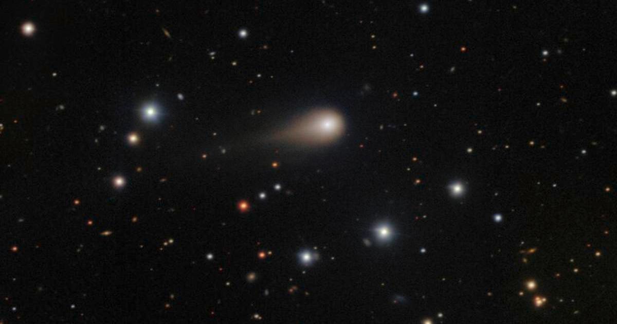 3I/ATLAS's tail appears to shift direction as it approaches the Sun