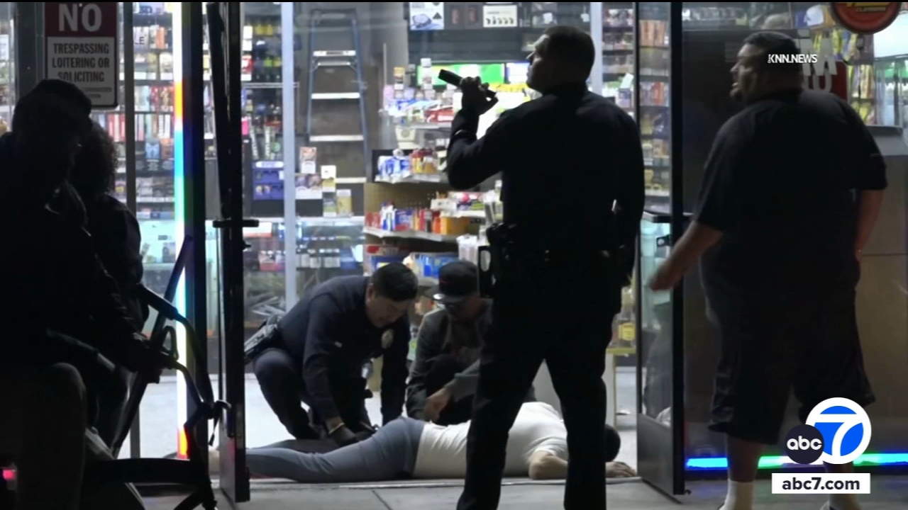Smoke shop employee shot by customer in South LA, police say