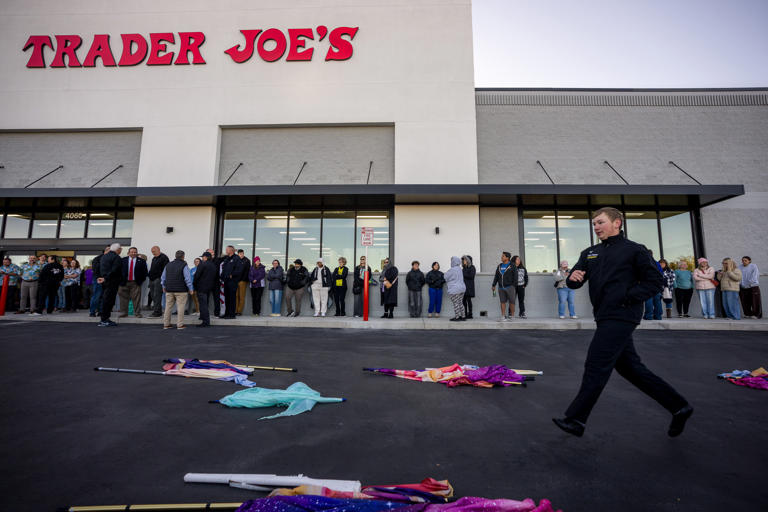 A new Trader Joe’s just opened in Utah, drawing a massive crowd of ...