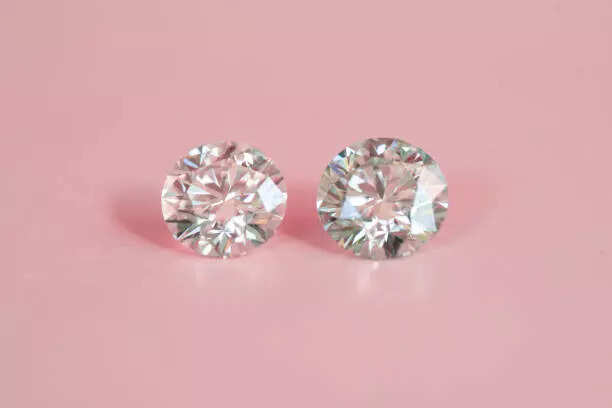 How to differentiate between American diamond and real diamond