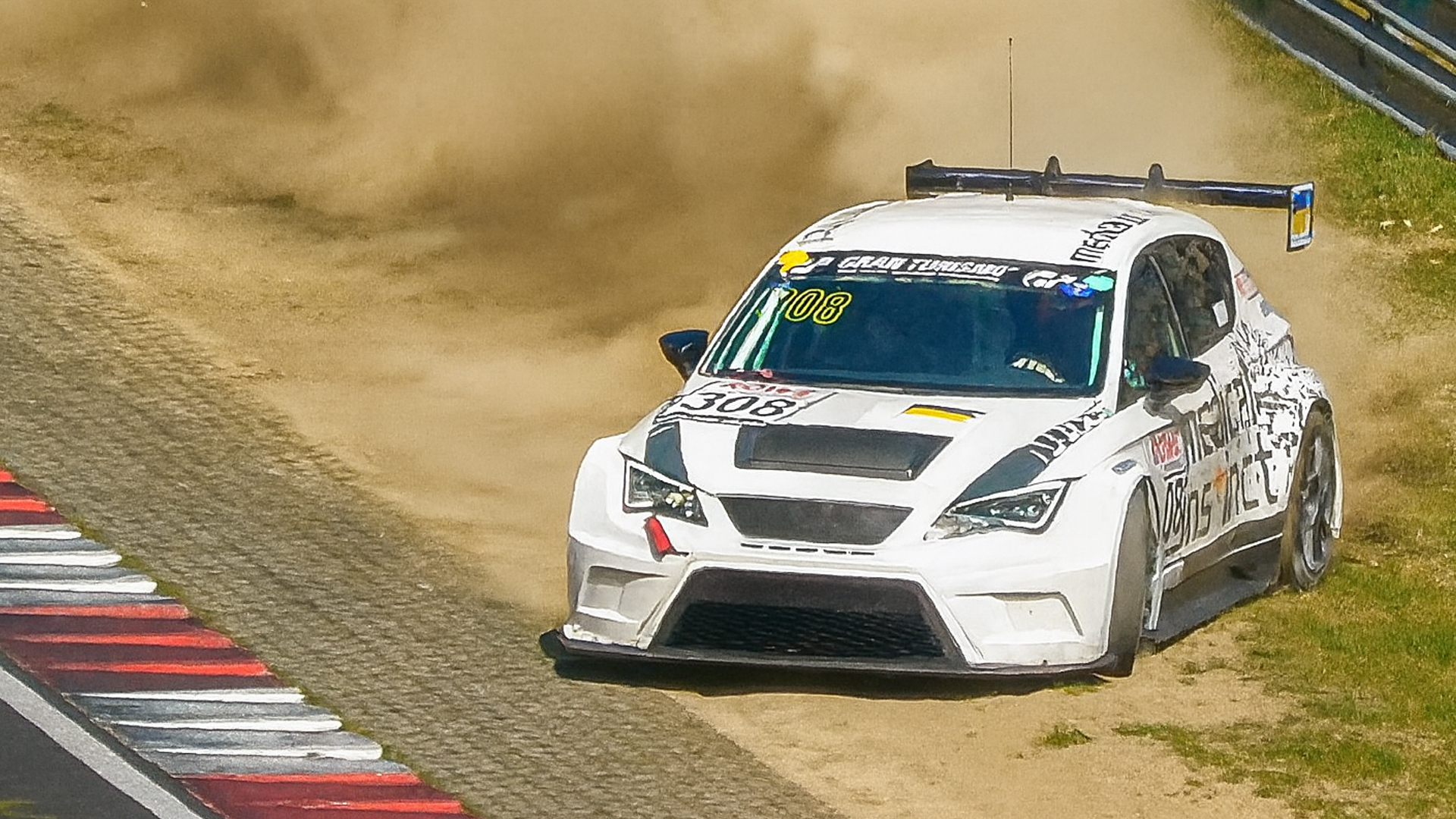 NLS 1 Race Highlights – Close Racing and Near Misses