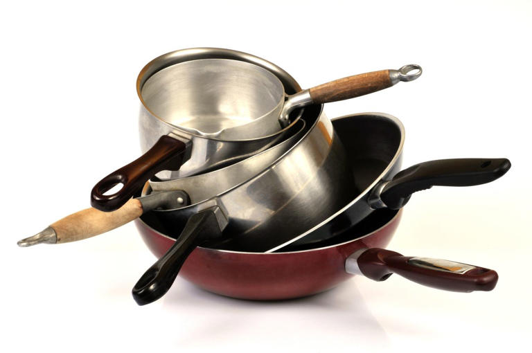 12 Uses For Paper Towels That Go Beyond Cleaning Spills