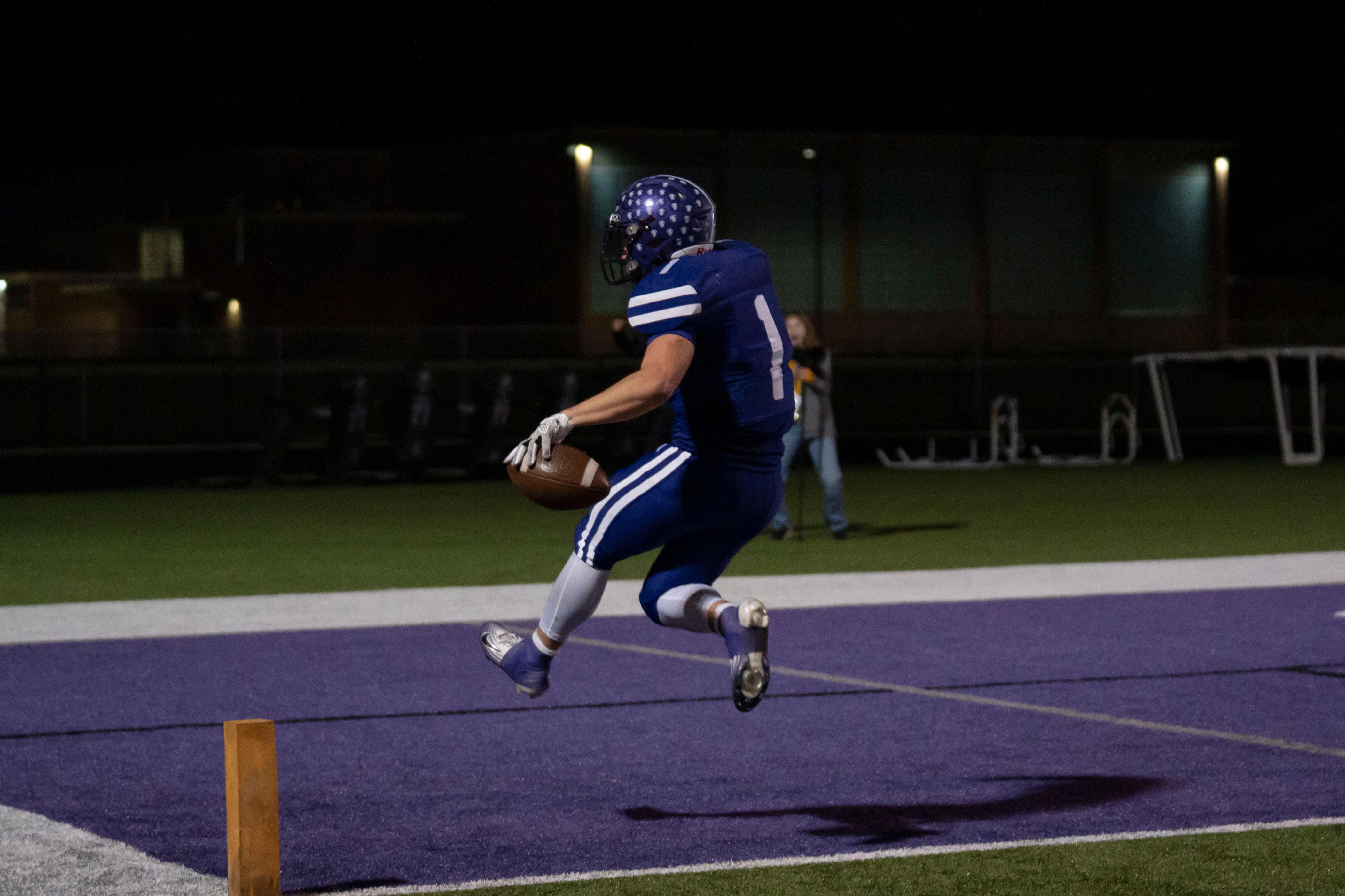 Wildermuth's 6 touchdowns leads Lakeview to first win of high school ...