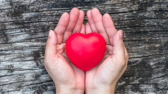 Cardiologist says diet and heart health are linked, shares 5 types of ...