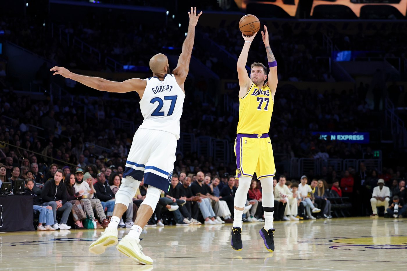Luka Doncic scores 49 to extend his sizzling season start in Lakers ...