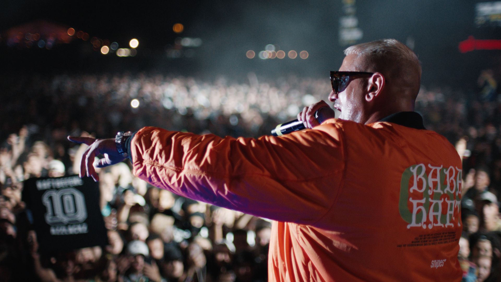 "Ich wäre gestorben": Netflix-Doku zeigt Rap-Legende Haftbefehl am ...