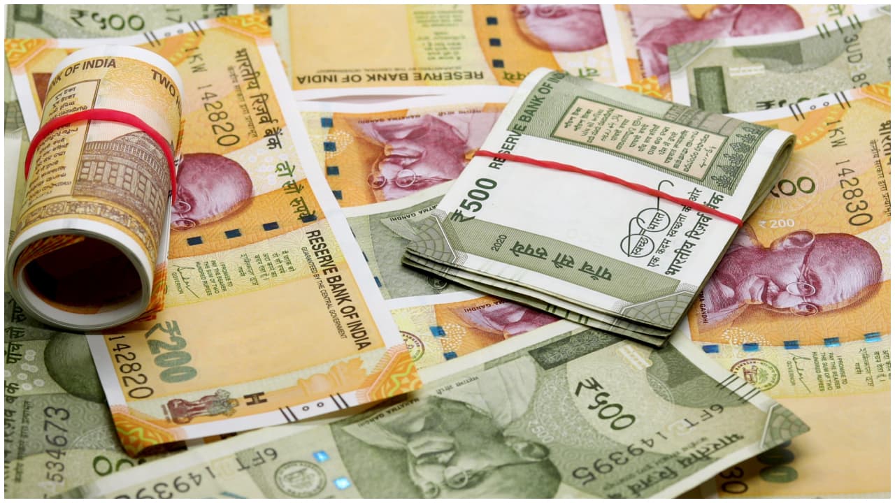 PM Modi launches Svanidhi credit card scheme: Know eligibility, loan ...