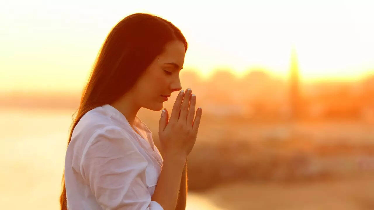 5 simple yet effective daily habits to be happy, as per psychology