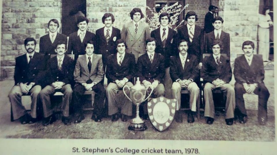 Shashi Tharoor shares rare monochrome college photo with 'Stephanian ...