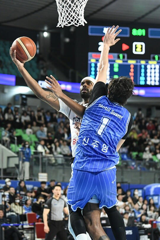 [BK 리뷰] 높이 내세운 KCC, 퍼킨스 가세한 한국가스공사 완파