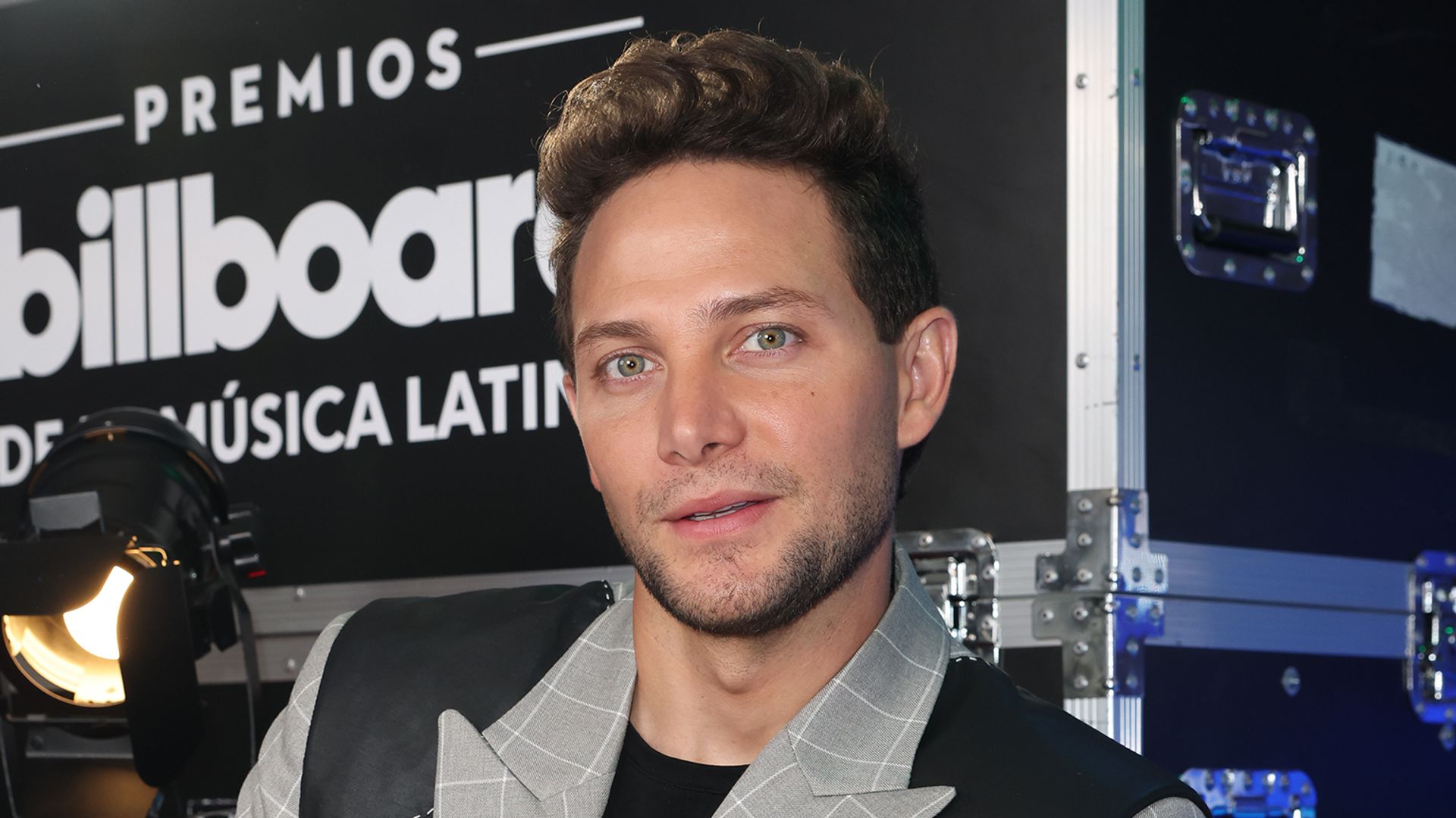 Gabriel Coronel regresa a la música con 'Chamita', junto a Nacho, y nos ...