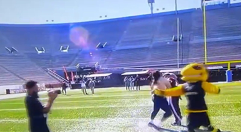 Cam Newton playfully fights Alabama A&M mascot during Magic City ...