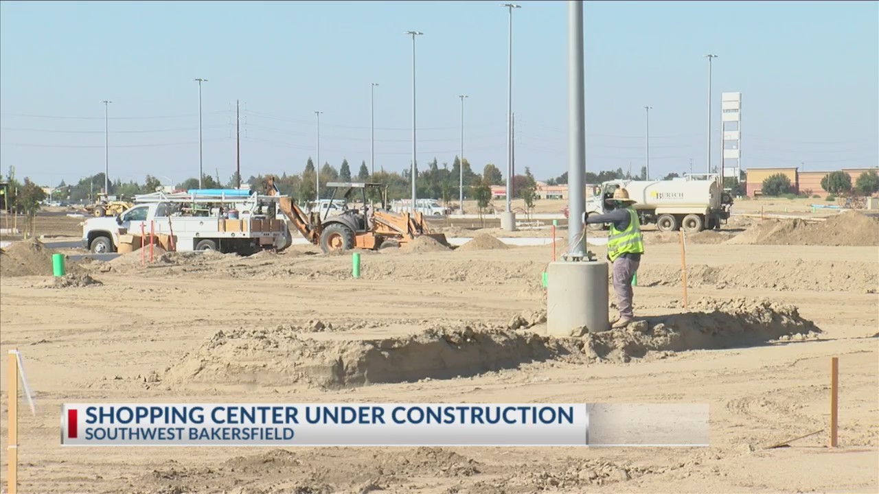 Construction for Crossroads shopping center in SW Bakersfield underway