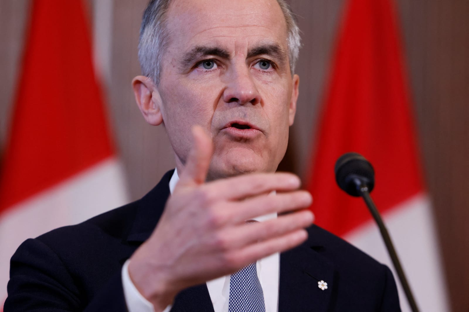 Trump's trade blow-up met with collective shrug by Canadians: report