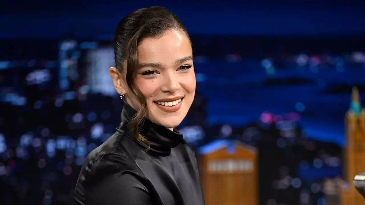Hailee Steinfeld embraces a new digital chapter as she brings ‘Beau Society’ to Substack and ...