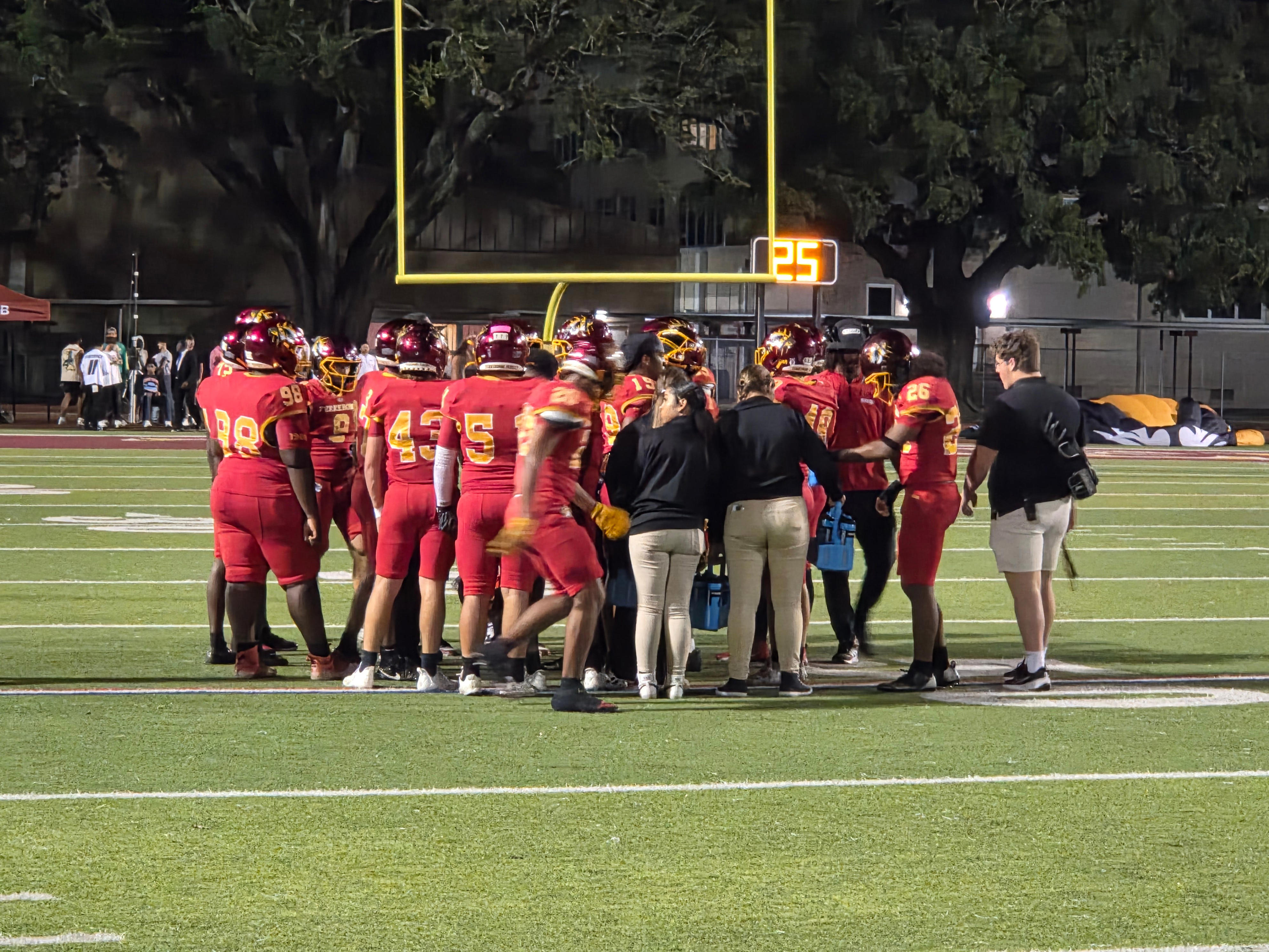 Special night prompts special performance for Terrebonne football vs H ...