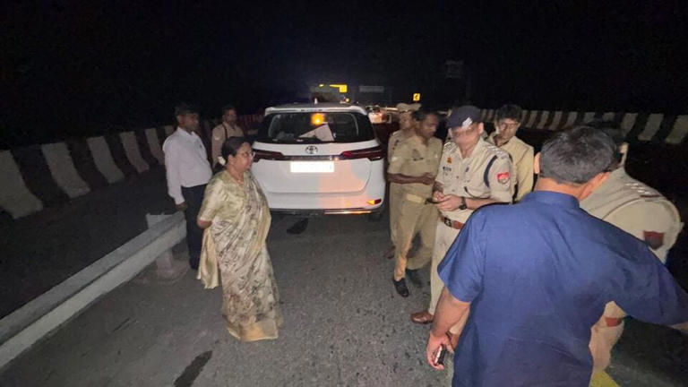 UP Minister Baby Rani Maurya survives truck crash on Agra-Lucknow ...