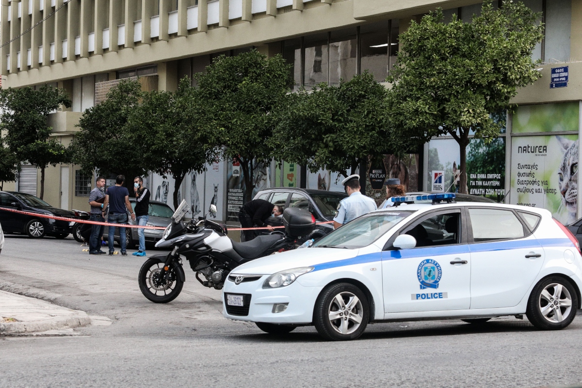 Καλλιθέα: 50χρονος επιτέθηκε με μαχαίρι σε αστυνομικό που επιχείρησε ...