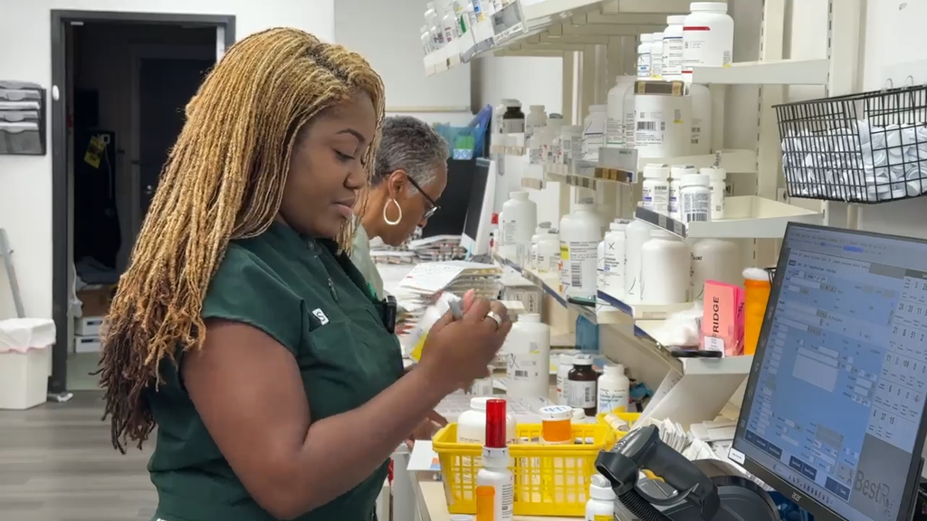 Local pharmacy steps up as CVS and Walgreens close in South Fulton