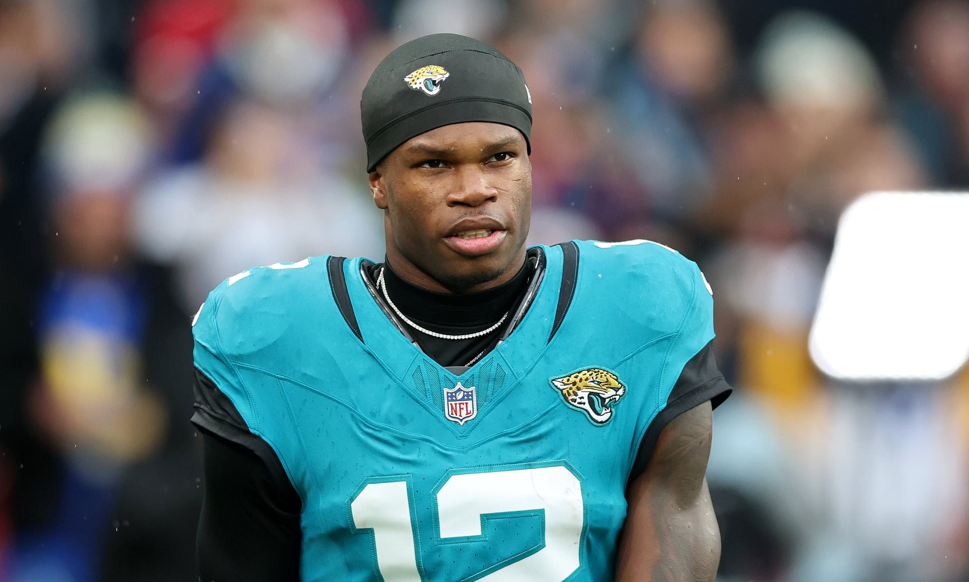 Travis Hunter to miss Jaguars' next four games with knee injury in ...