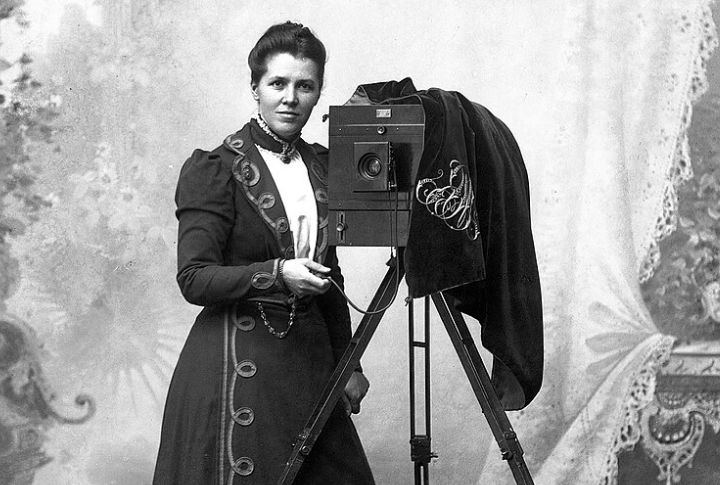10 Things You'd Notice Instantly If You Traveled Back To 1900