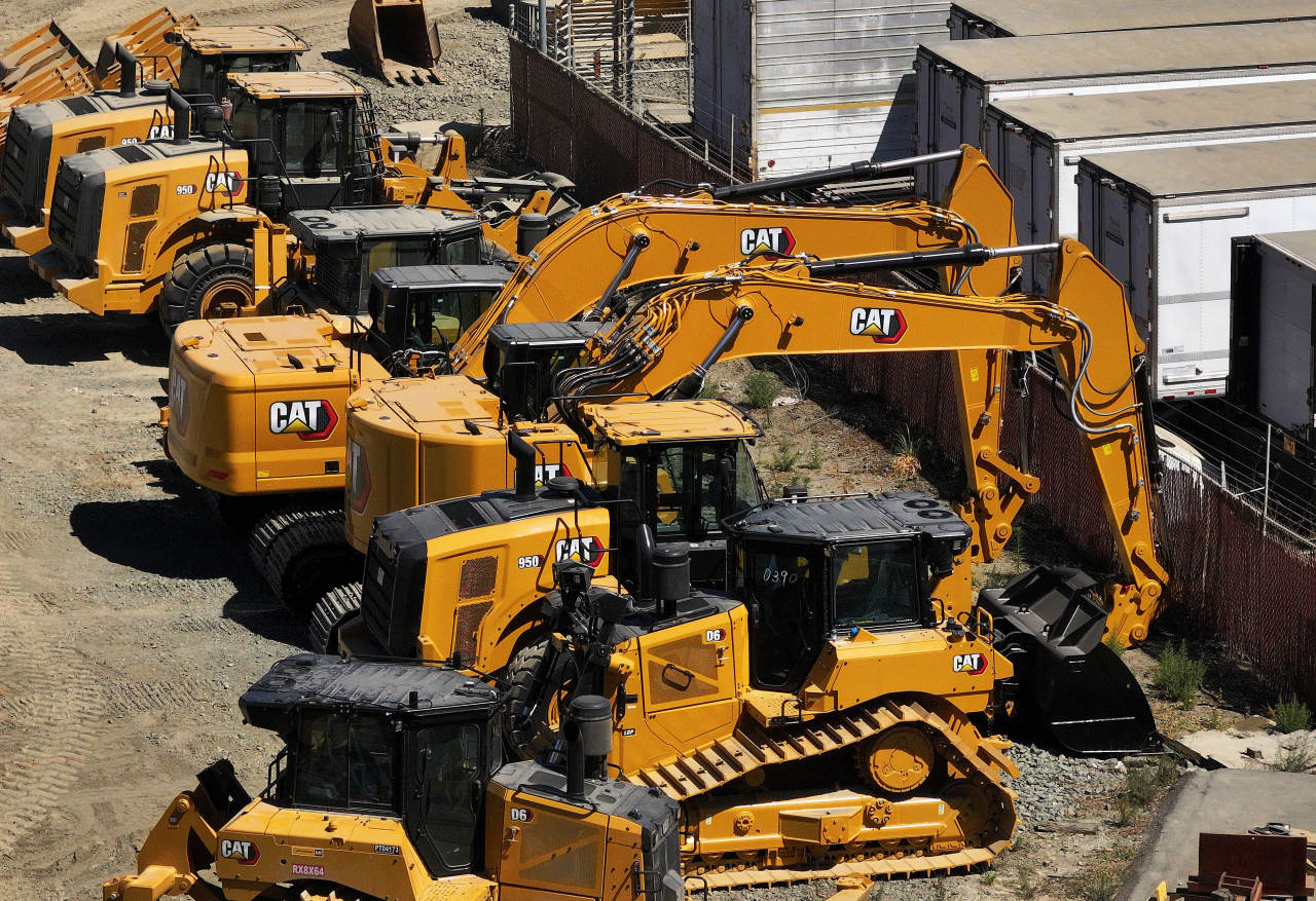 Caterpillar sales jump, fueled by power & energy for data centers