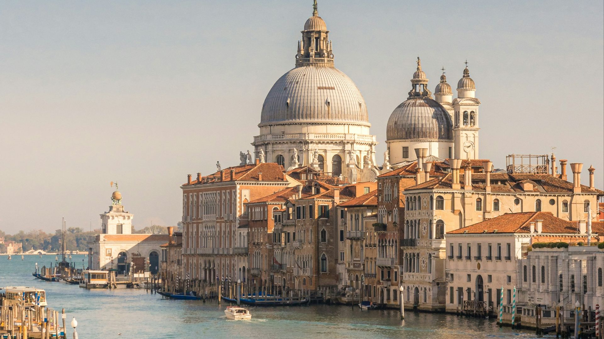 Tourists Have Abandoned Venice For Italy's Cheaper Alternative