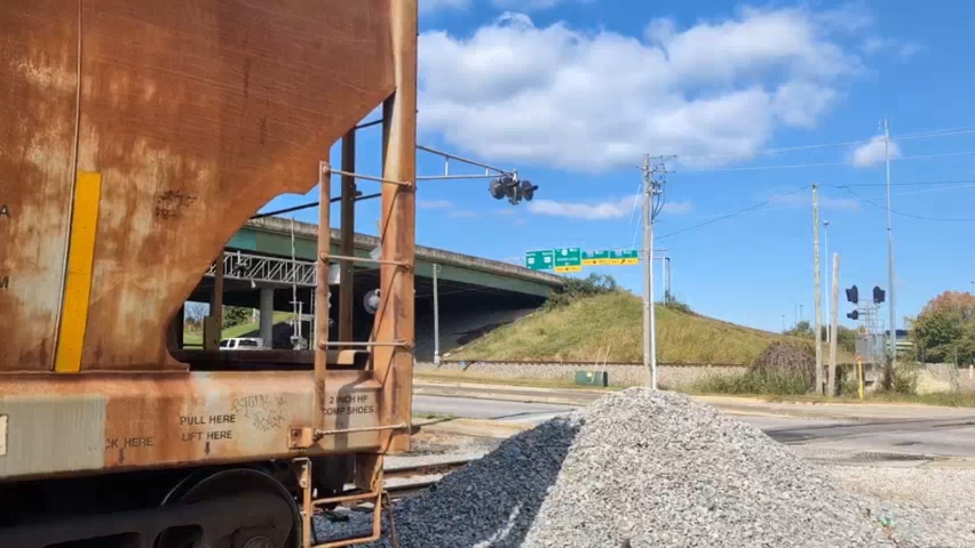 Man fatally struck by train near downtown Huntsville