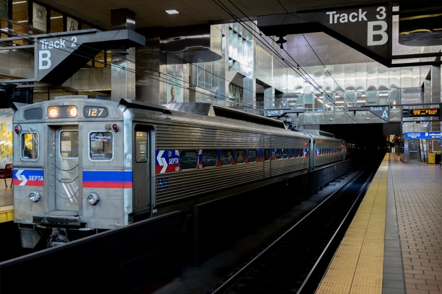 SEPTA granted extension to finish inspecting Silverliner IV railcars