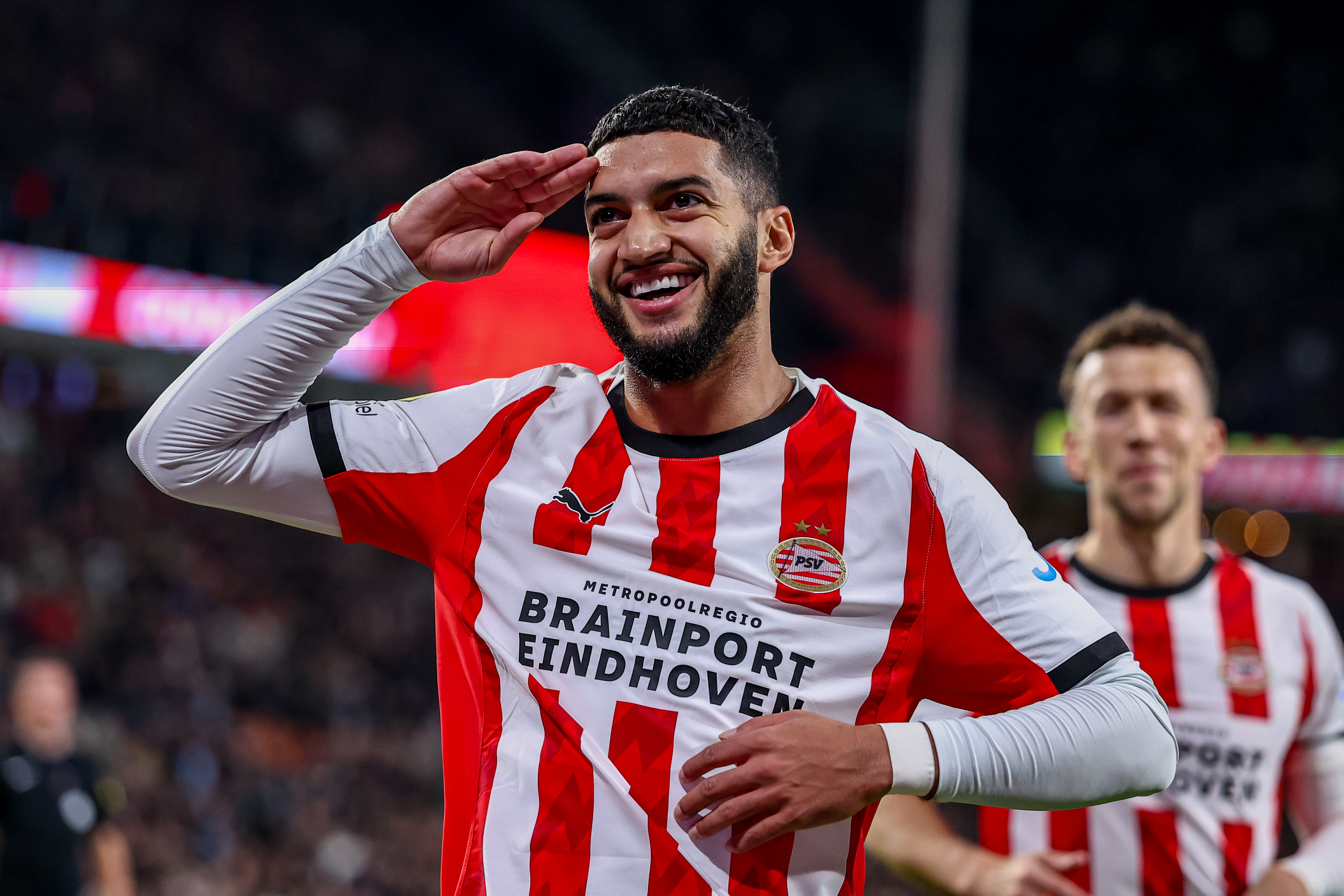 PSV is paar maatjes te groot voor Fortuna en is nieuwe koploper
