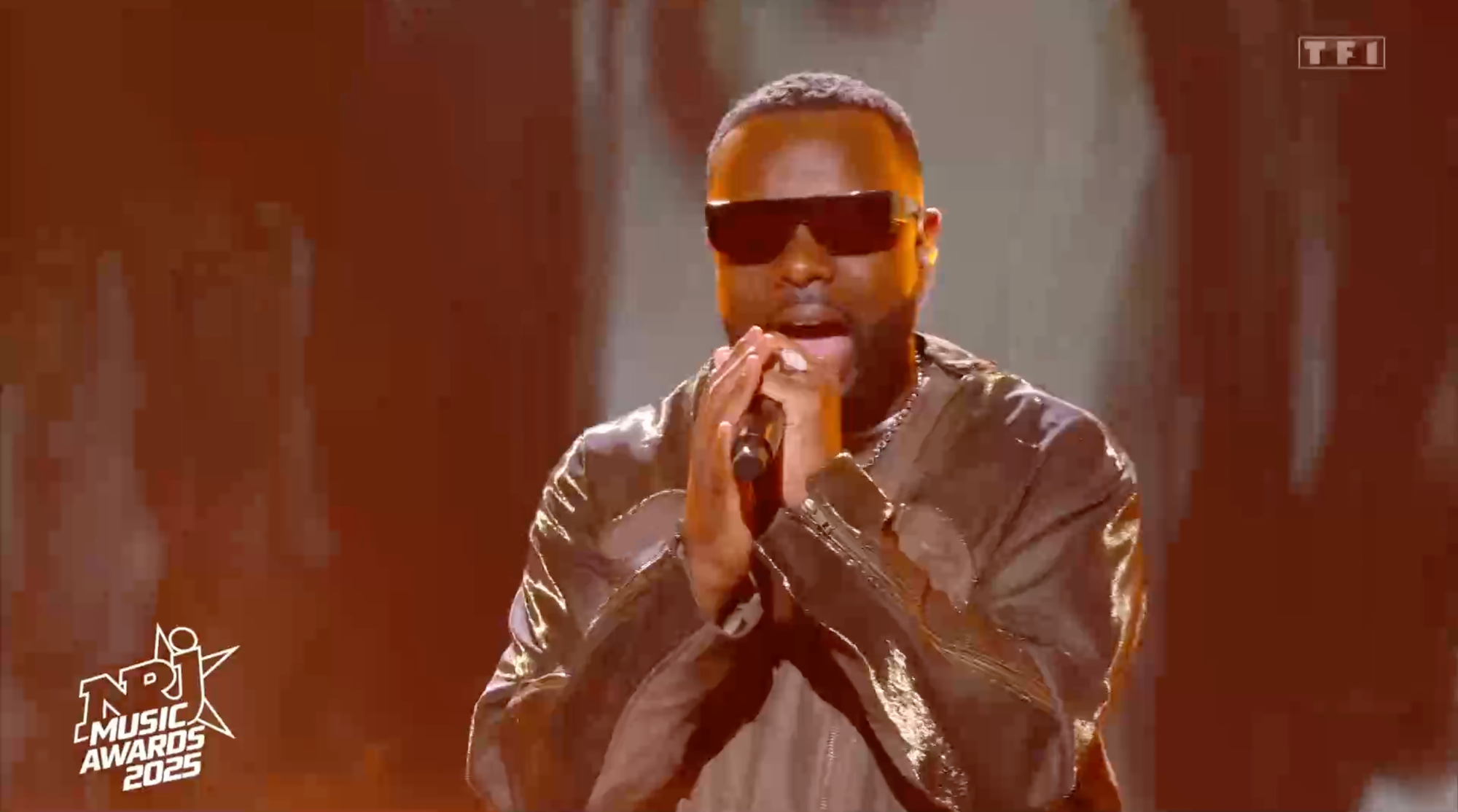 NRJ Music Awards 2025 : Gims n’était pas vraiment en direct pour ...