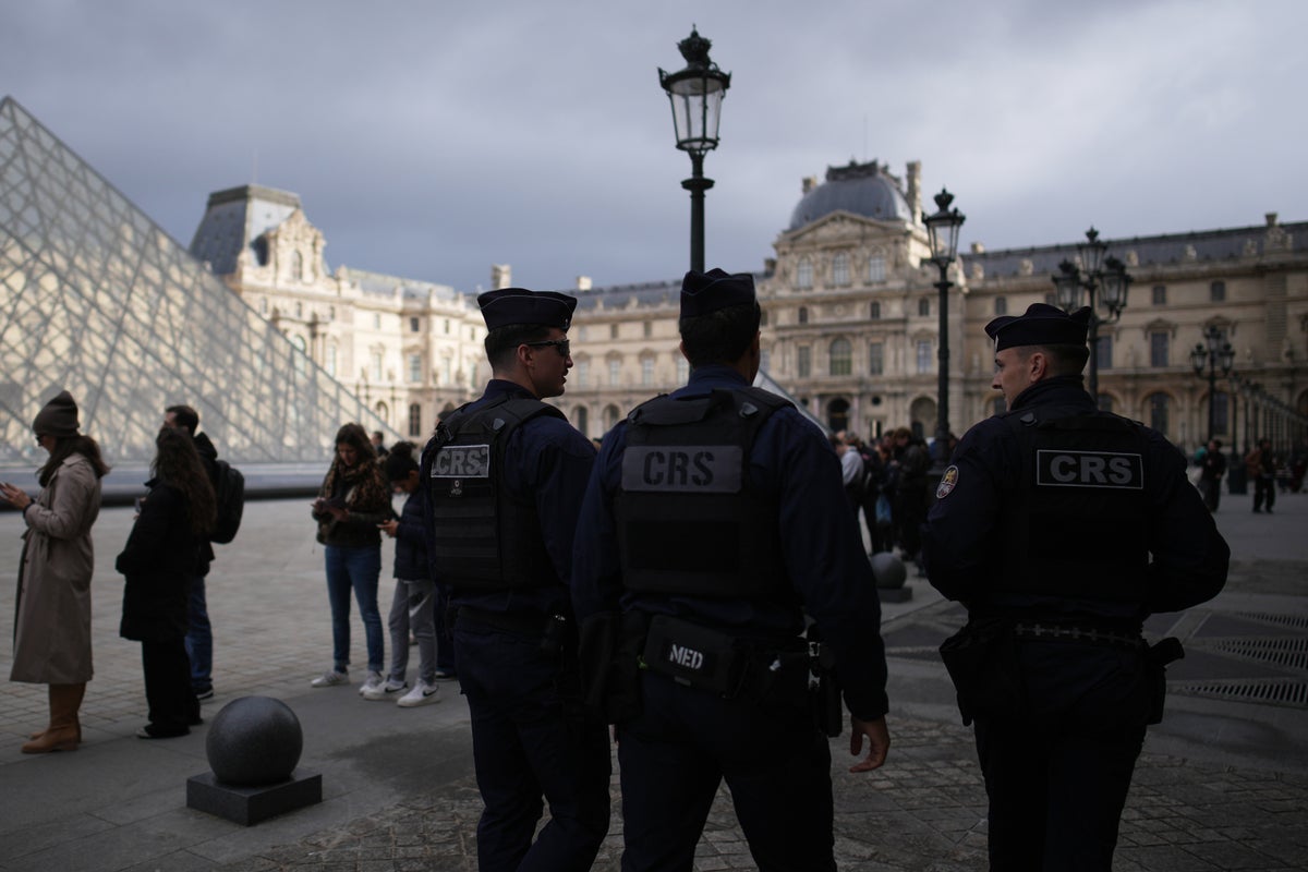 New security measures to be installed at the Louvre after heist