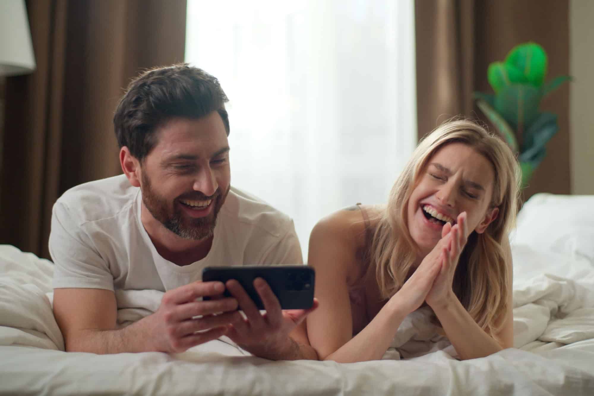 Relationship experts highlight 10 signs of a strong partnership