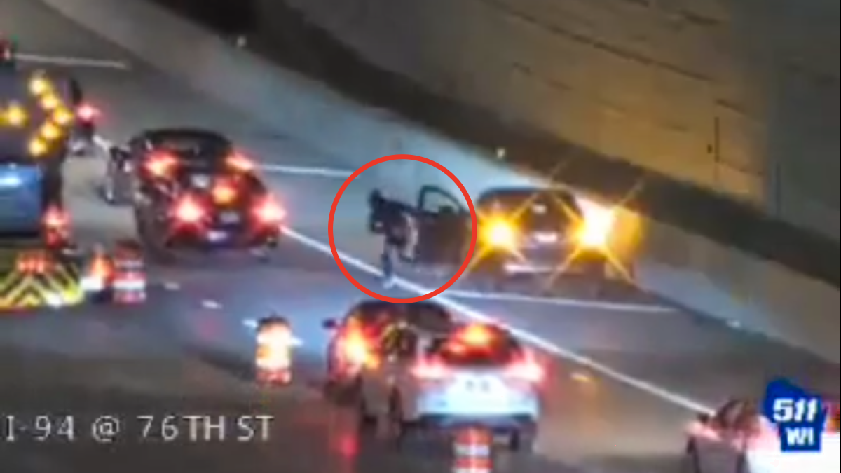 Milwaukee freeway foot chase ends with arrest in State Fair Park